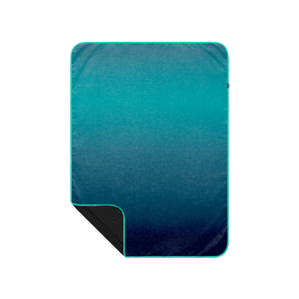 Everywhere Mat Mini - Ocean Fade | Rumpl Blankets For Everywhere